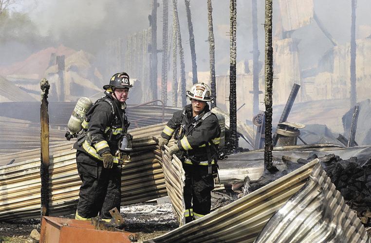 Stable fire kills at least 14 horses | Archives | heraldbulletin.com