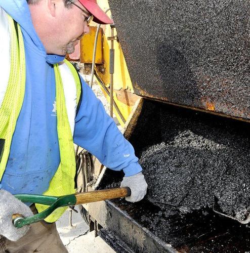 Motorists dealing with potholes | Local News | heraldbulletin.com