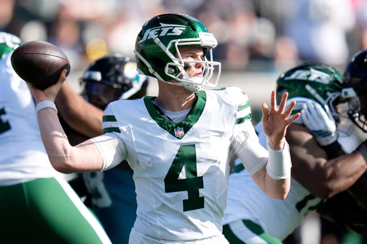 Jets' undrafted rookie Brady Cook will start again at quarterback ...