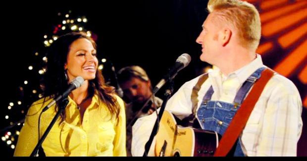 Joey+Rory's 'Farmhouse Christmas' | MAD Life | heraldbulletin.com
