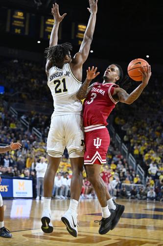 No. 3 Michigan blitzes and beats Indiana 86-72 for 3rd straight win ...