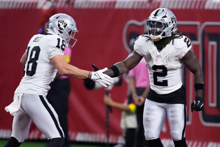 A rookie's incredible performance couldn't stop the Raiders' skid ...