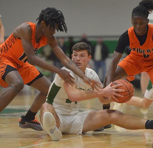 Berrien Springs gets big win over Benton Harbor to take Lakeland lead ...