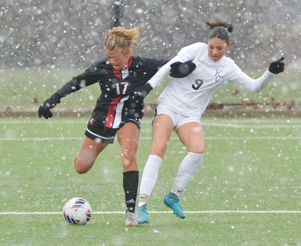 Lakeshore tops Kalamazoo Central in cold SMAC girls soccer opener ...