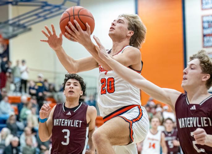 Teamwork helps Bridgman top Pleyer, Watervliet | Sports ...