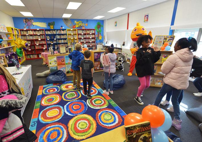 River of Life Christian School debuts new library | Benton Harbor ...