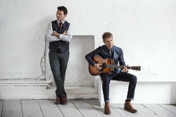 Irish duo stirs the 'Echoes' | Features | heraldpalladium.com