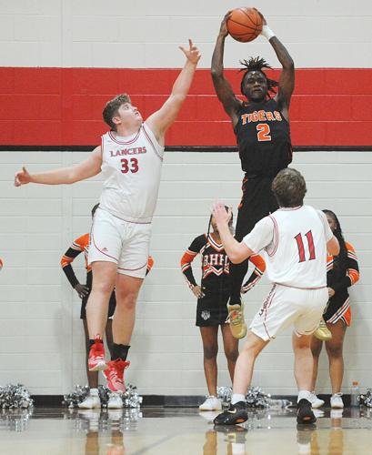 Benton Harbor rallies past Lakeshore to improve to 20-0 | Sports ...