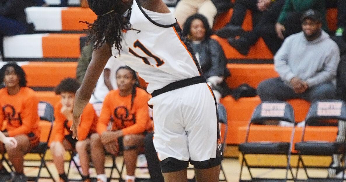 Benton Harbor holds off Ottawa Hills in Earl McKee Holiday Classic ...