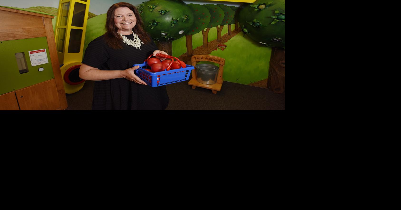 Susan Latham brings her family farm to Curious Kids' Museum | Benton ...