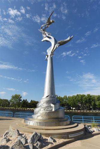 Famed sculptor Richard Hunt dies at age 88 | News | heraldpalladium.com