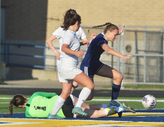 St. Joseph gets by Kalamazoo Christian to extend season-opening win ...