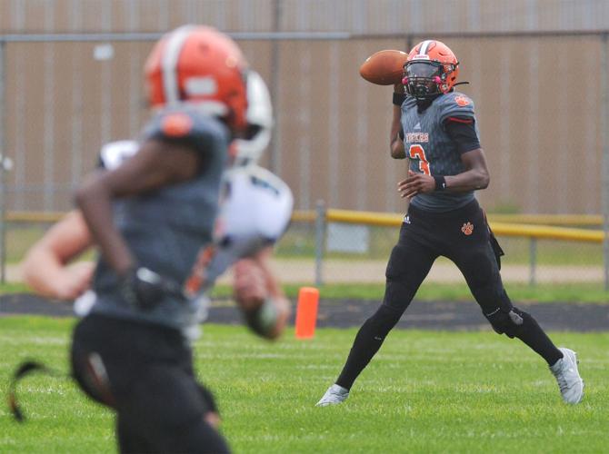 Benton Harbor can't contain Lawton in season opener | Sports ...