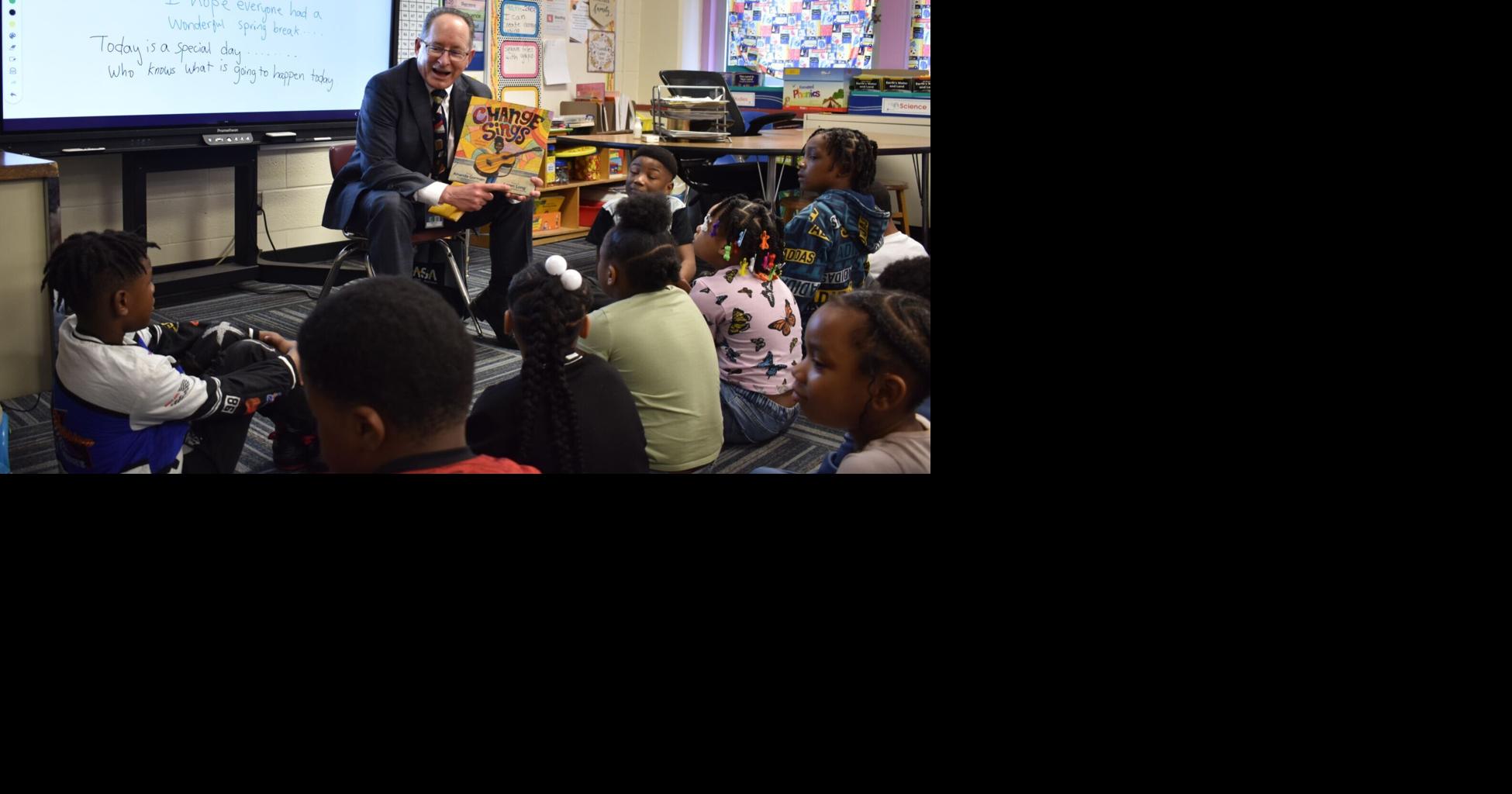 Benton Harbor schools debut diverse classroom libraries | Benton Harbor ...