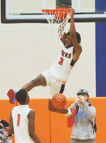 Benton Harbor rallies past Niles to reclaim Division 2 boys basketball ...