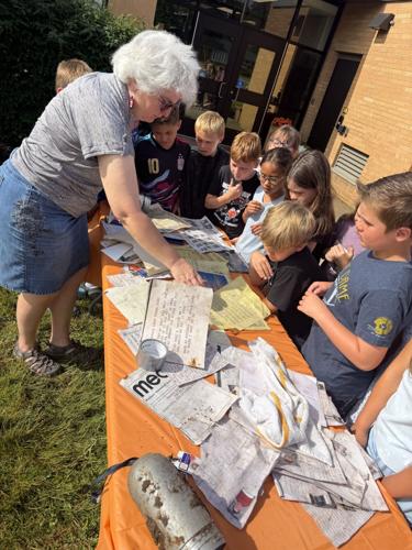 Edwardsburg elementary students unearth time capsule | Edwardsburg ...
