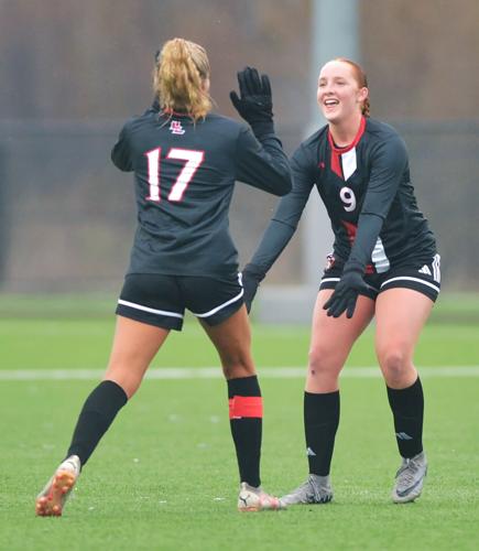 Lakeshore tops Kalamazoo Central in cold SMAC girls soccer opener ...