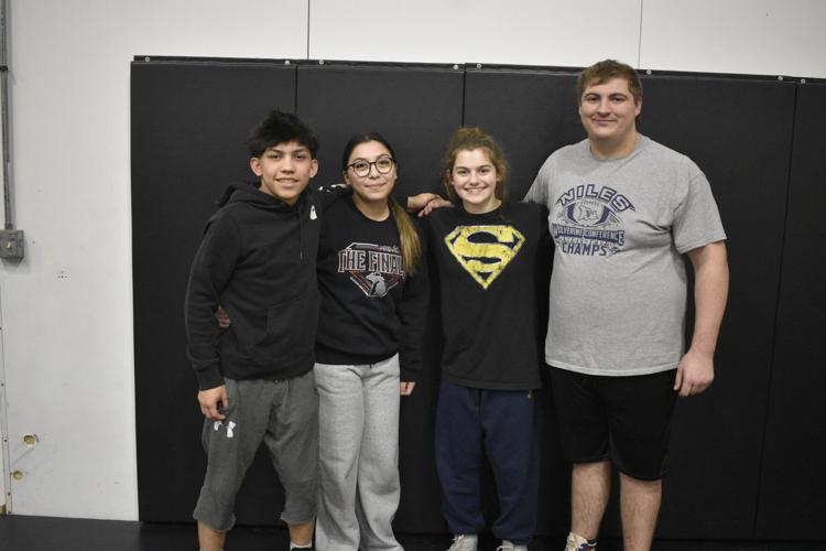 Sibling connection a big piece of Dowagiac, Niles wrestling programs ...