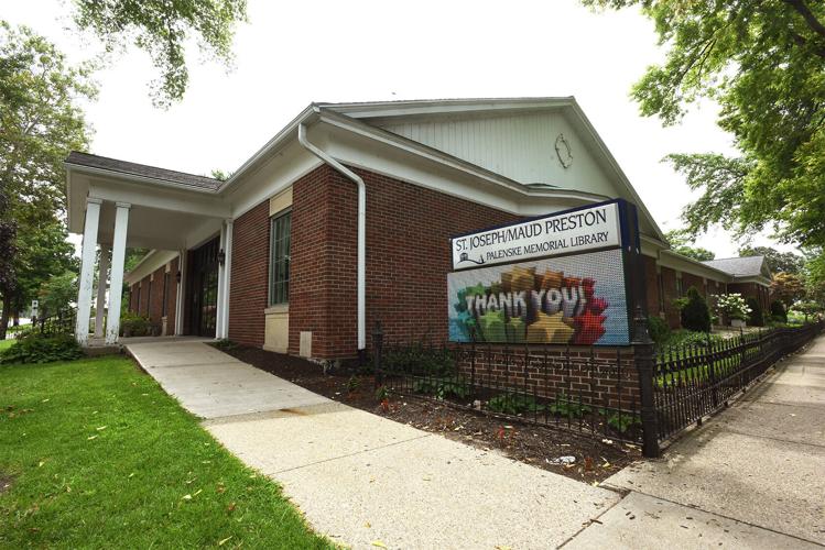 St. Joseph library installs large art piece in honor of donors | St ...