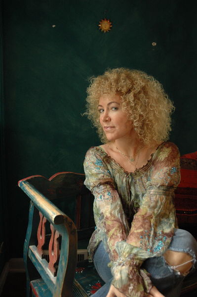 Jennie DeVoe lives where folk and funk meet | Features ...
