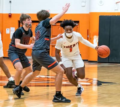 Kentrell Pullian: Benton Harbor's new floor leader | Local ...