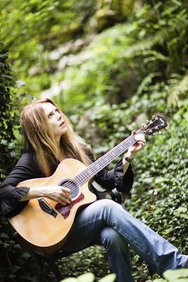 Fahl no longer a reluctant solo artist | Sight And Sound ...