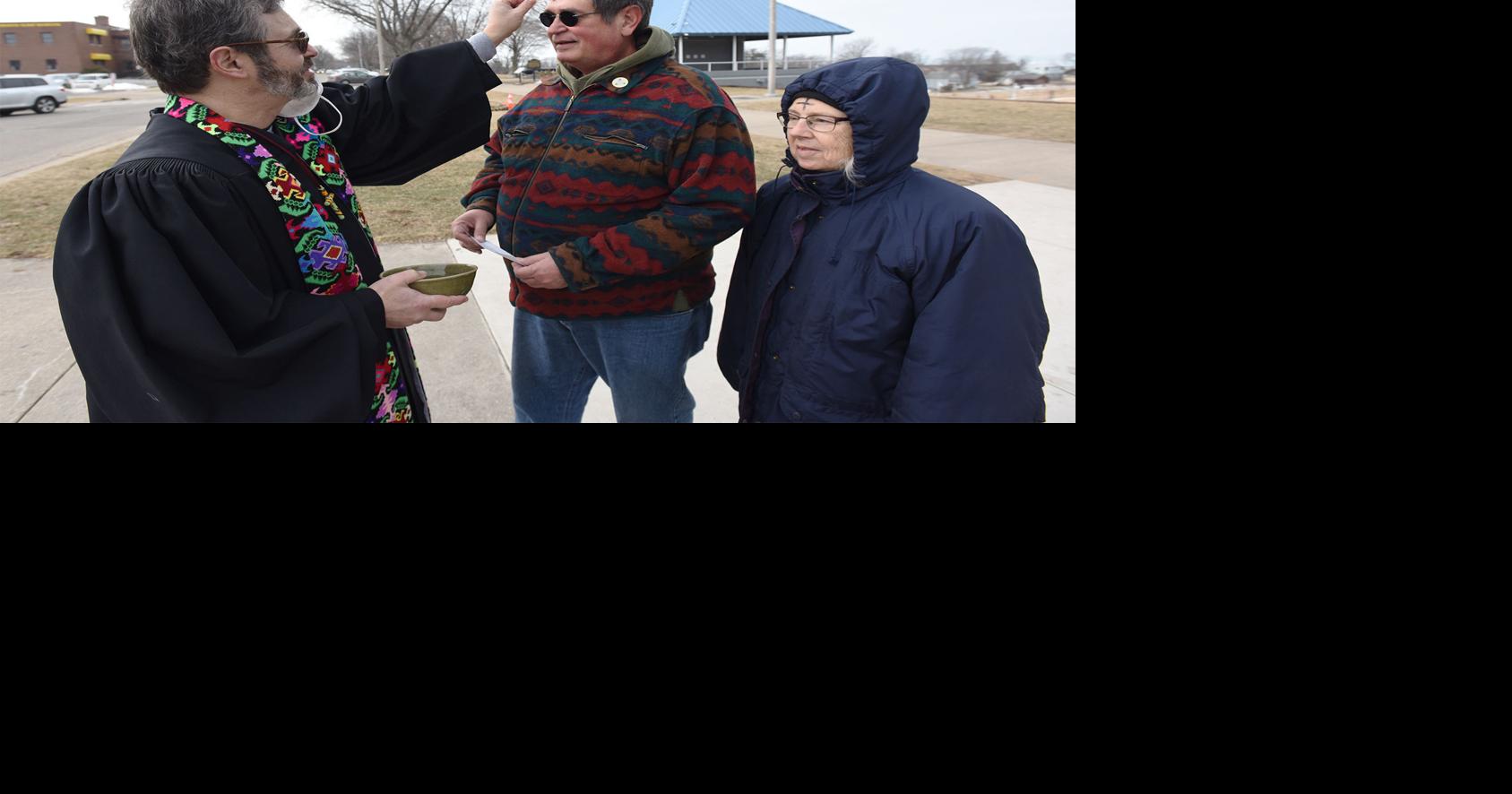 Pastor takes blessed ashes to the people | Features | heraldpalladium.com