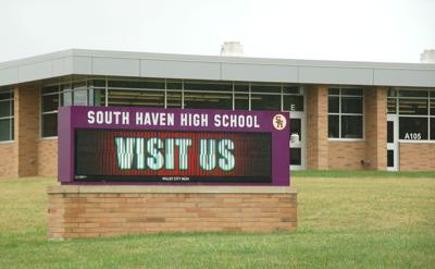 South Haven group takes on beautification project at high school ...