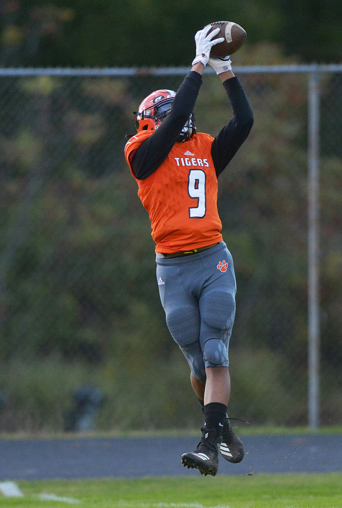 Benton Harbor airs it out in easy win over Niles | Local ...