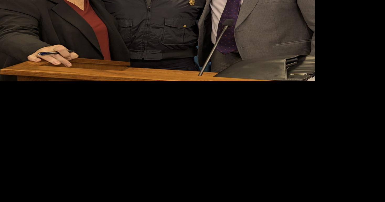 Fire chief honored as tenure comes to an end | Local News | hgazette.com