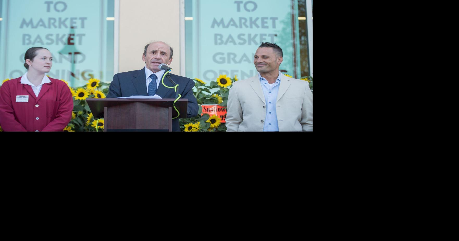 Customers seem happy, but family infighting keeps Market Basket in flux ...