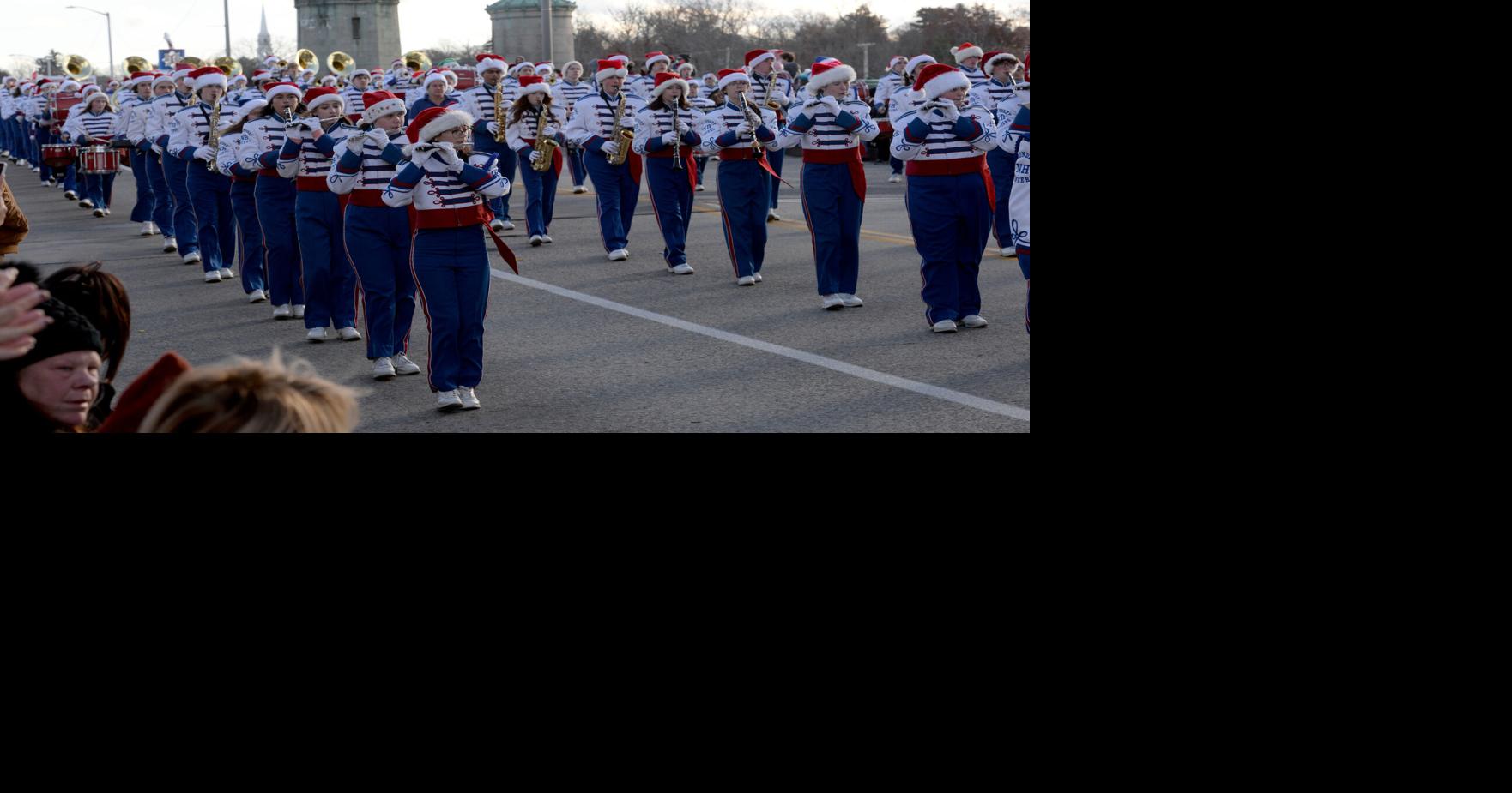 Huge turnout for annual VFW Santa Parade | Local News | hgazette.com