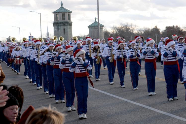 Huge turnout for annual VFW Santa Parade | Local News | hgazette.com