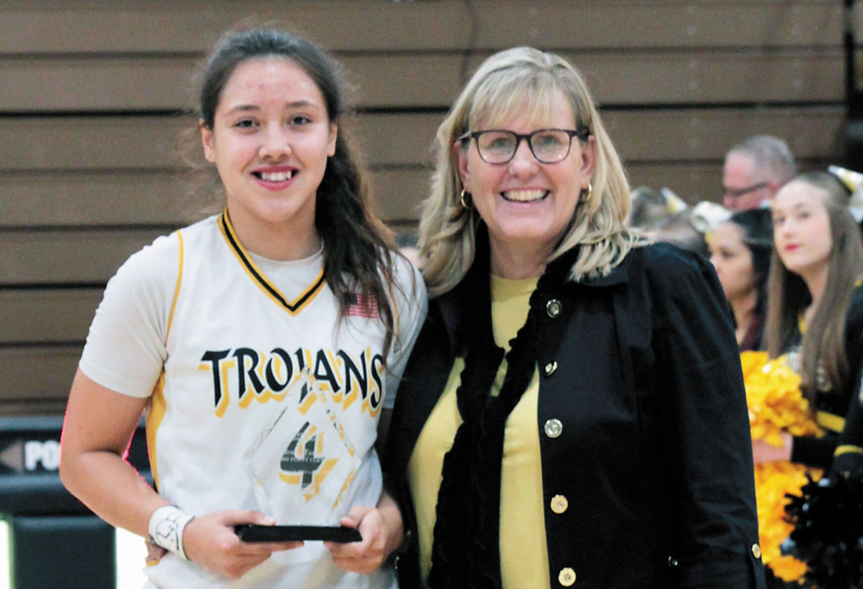 Tarrant blazes into 1,000-point Trojan club | Sports | hidesertstar.com