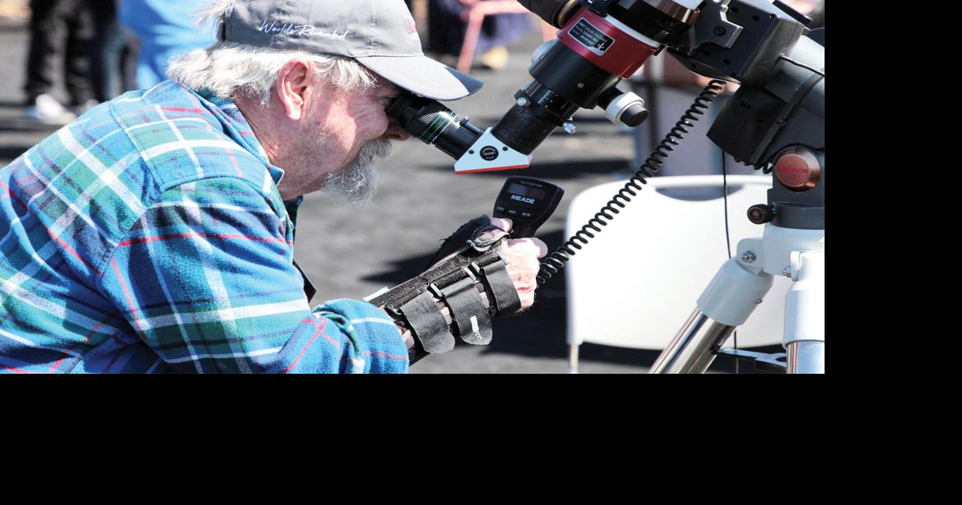 Eclipse draws stargazers to astronomy theater in JT | Desert Trail ...