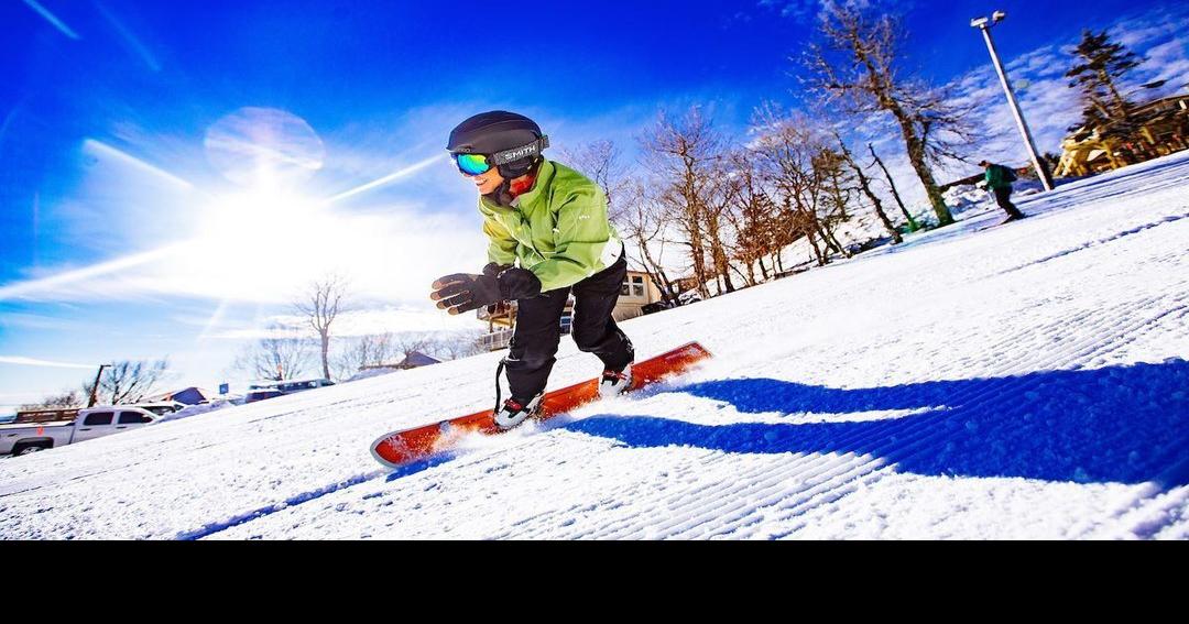 Shredding the slopes: Snowboarding in the High Country | Play ...
