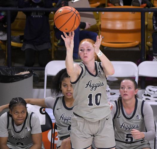 Photo Gallery: Utah State-Dixie State Basketball | Multimedia | hjnews.com