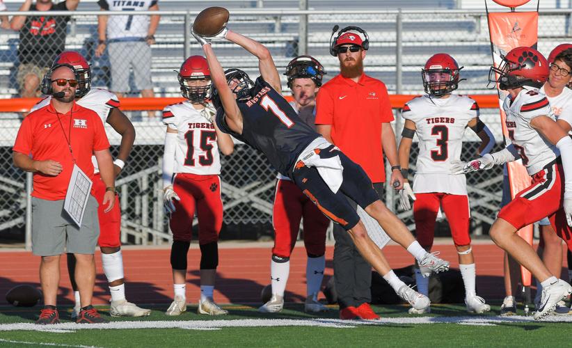 Photo Gallery: Hurricane-Mountain Crest Football | Multimedia | hjnews.com