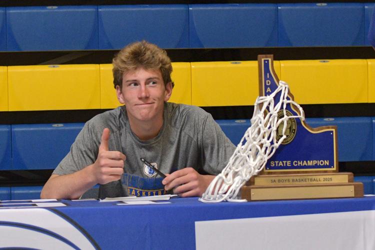 Reggie Larsen signs to play ball for SLCC | Preston Citizen | hjnews.com