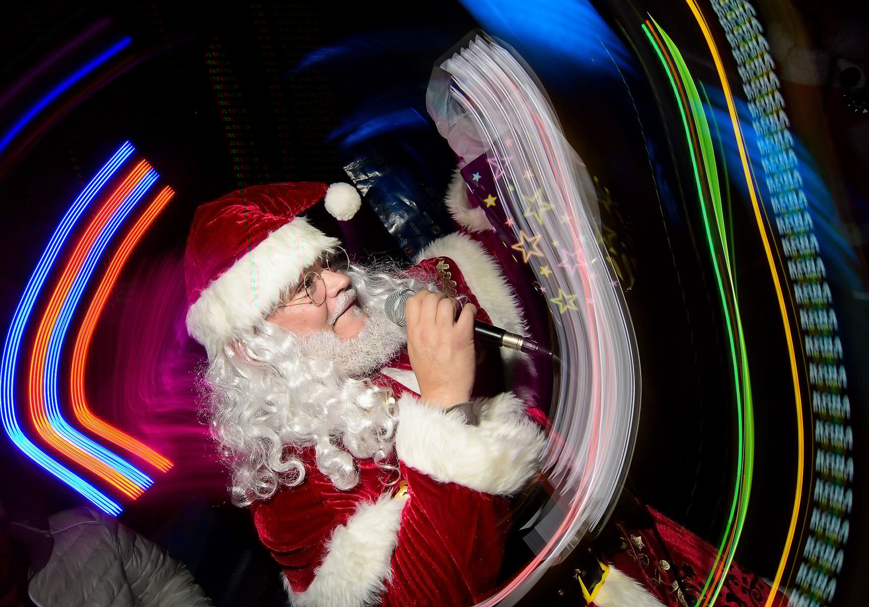 Santas shake a leg at The Factory's Santa Fest | Local | hjnews.com