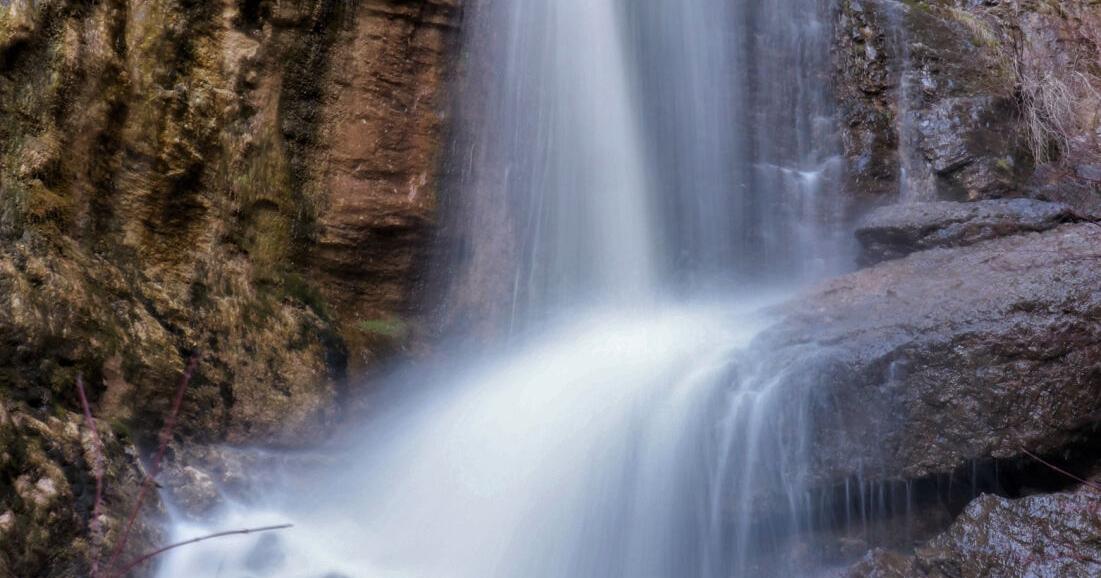 See 'em while you can: Hiking to Cache Valley's seasonal waterfalls ...