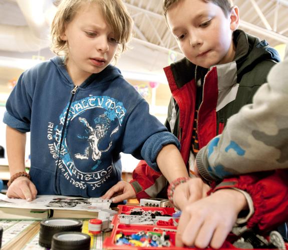 Woodruff Elementary students build Lego robots to learn programming ...