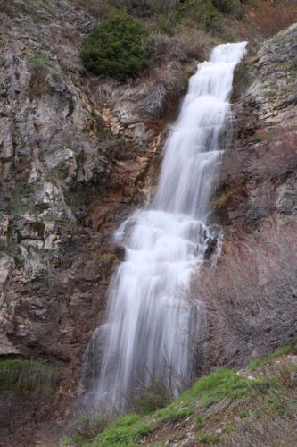 See 'em while you can: Hiking to Cache Valley's seasonal waterfalls ...