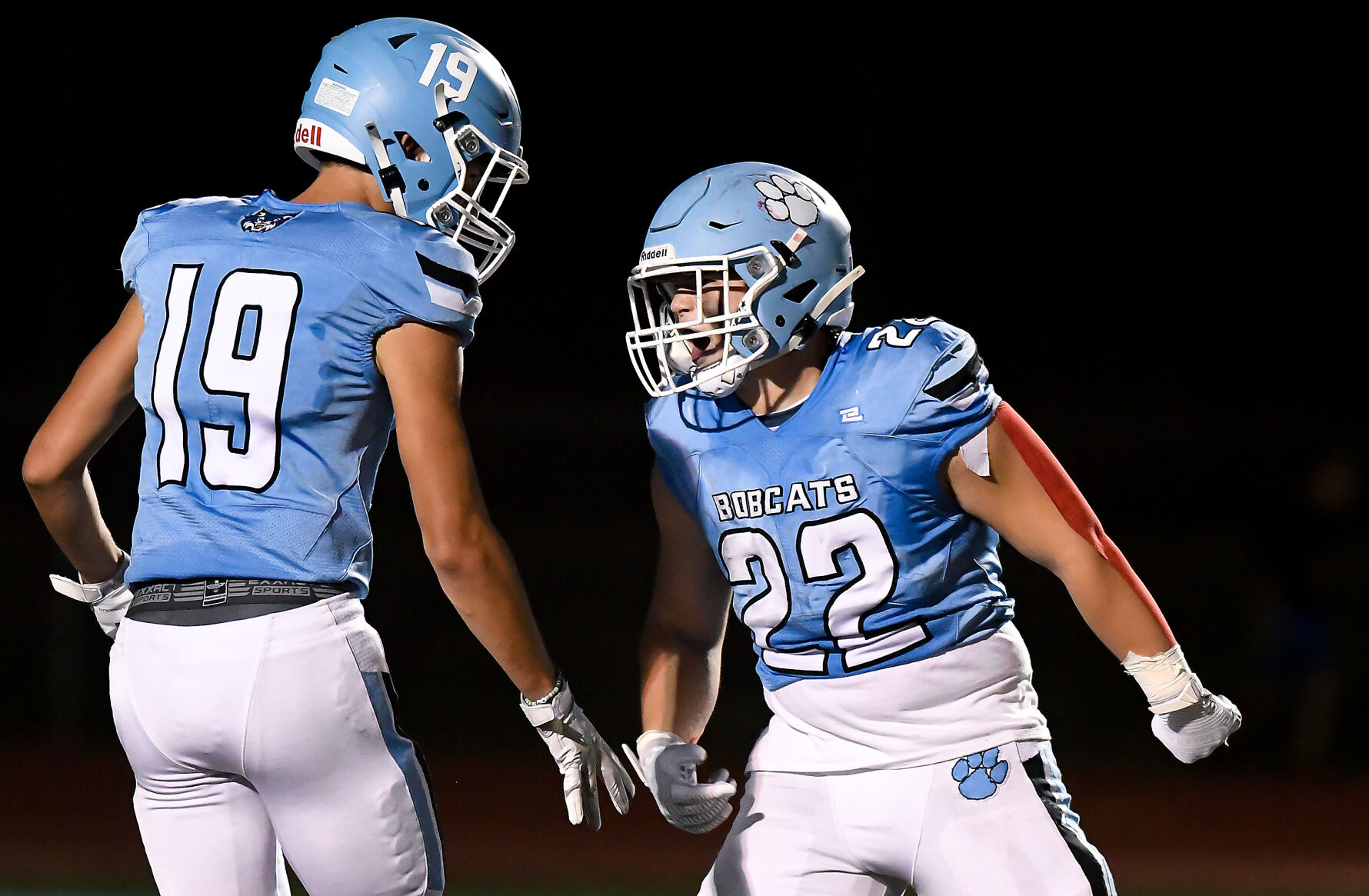 Prep football: Bobcats open region by blowing out Grizzlies; Riverhawks ...