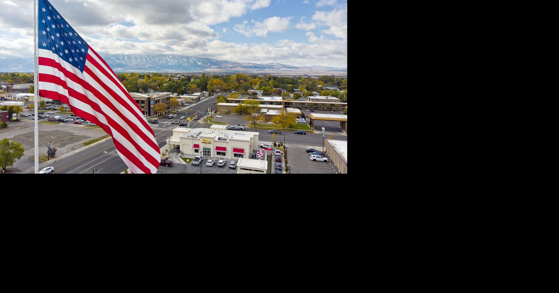 What's Up With That: In-N-Out brings back supersized flag on 4th North ...