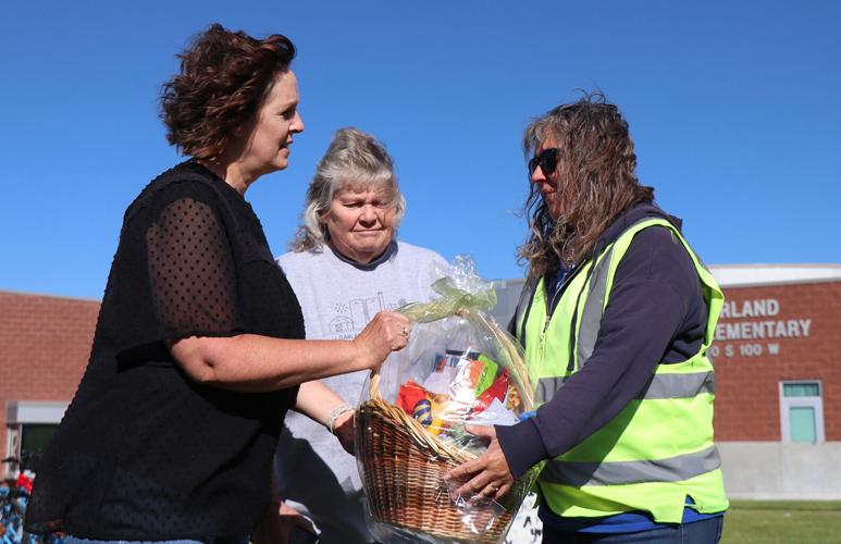 'All for the kids': Garland Elementary crossing guard retires after 22 ...