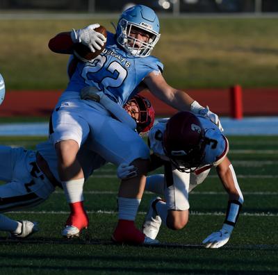 Prep football: Cats hold off Stangs for Homecoming win | School Sports ...