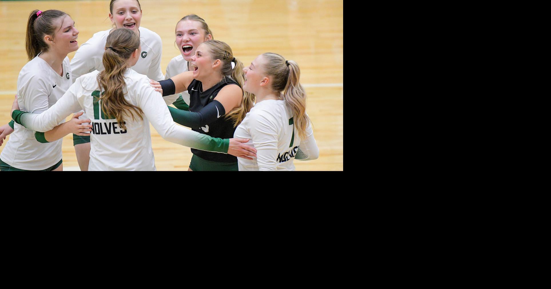 Prep girls volleyball: Wolves earn share of region title after beating ...