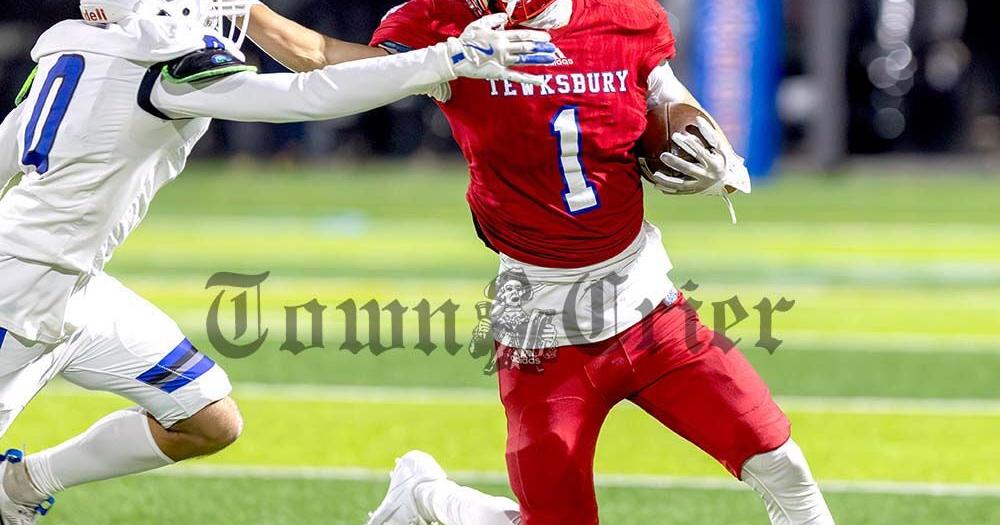 Redmen make it 10 in a row: Tewksbury High football blows out Ashland ...