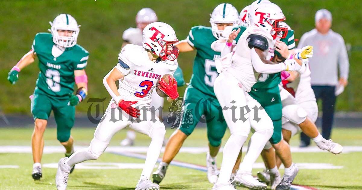 Redmen rebound against Chelmsford: Football rides defense to fifth ...